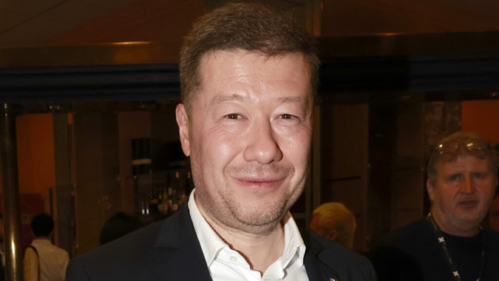 Tomio Okamura nemá na vztahy čas. Bydlí se slavným synem - In-lifestyle.cz